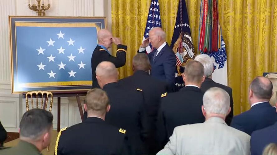 WATCH: President Biden awards Medal of Honor to Captain Larry Taylor of ...