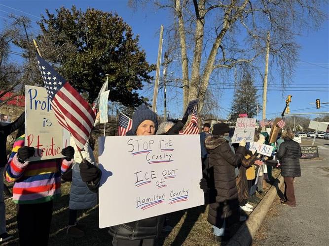 Anti-ICE protesters gathered on Signal Mountain, calling on state ...
