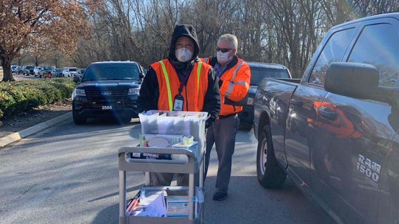 A Hero in the Parking Lot: The Unseen Acts of Kindness That Change ...