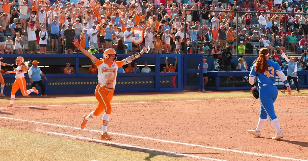 #7 Tennessee Lady Vols survive #9 UCLA, thanks to heroics of Laura ...