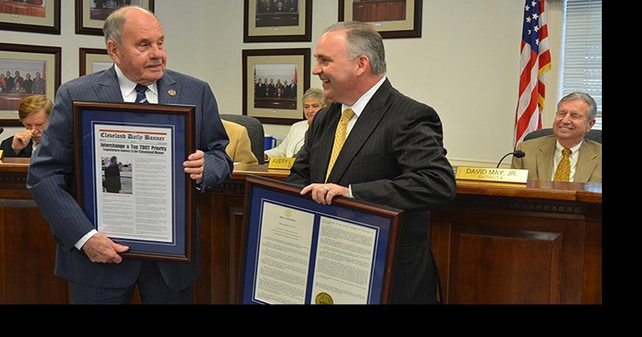 Cleveland mayor Rowland steps aside | What's Trending | local3news.com