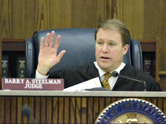 Attorneys offer to take cases from Hamilton County public defender ...