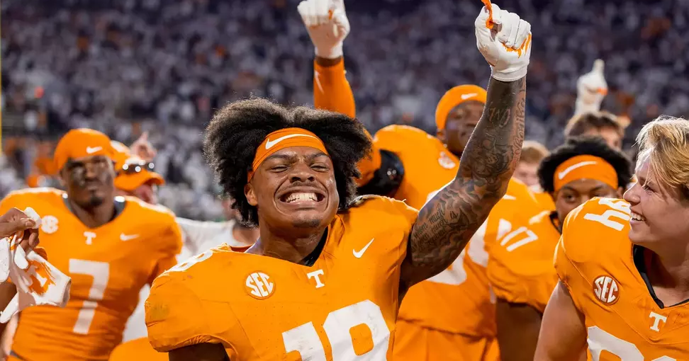 Tennessee Volunteers jump three spots to #12; Bama, Dawgs also move up in AP Top 25 Poll | Local ...
