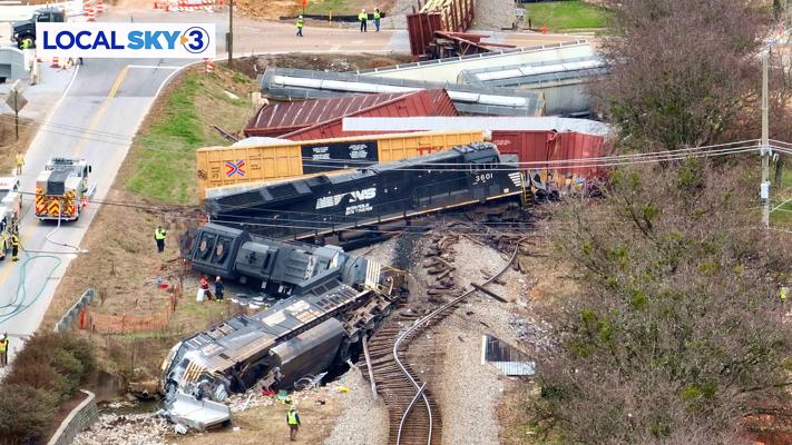 UPDATE: Train derailed in Collegedale after hitting truck carrying ...