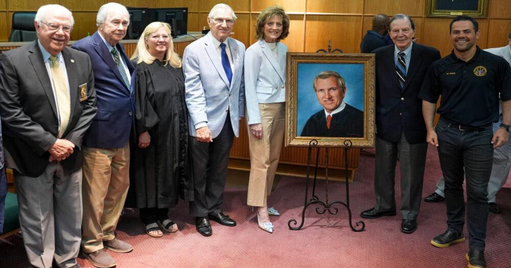 Portrait unveiling ceremony held for retired Chattanooga City Court ...