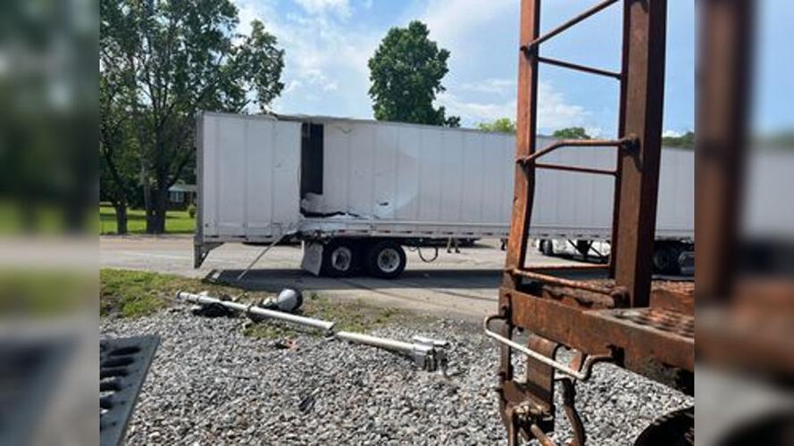 UPDATE: Roadway reopens following train vs. truck crash on Wauhatchie ...