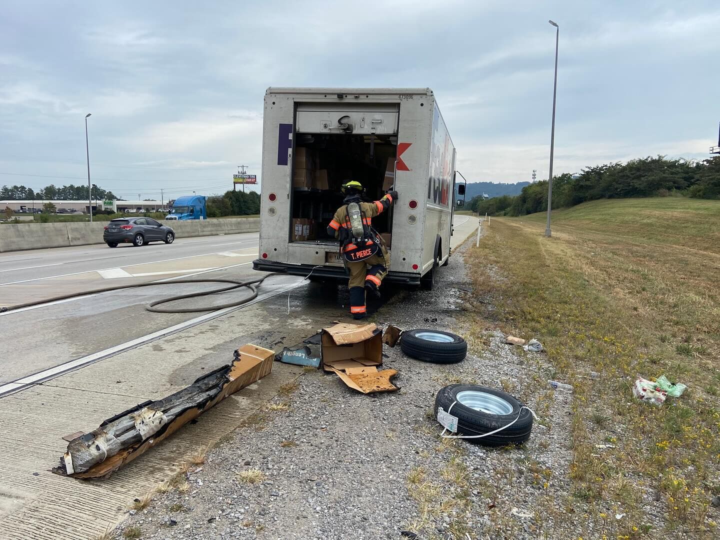 FedEx Box Truck Fire on I-75 Northbound | Local News | local3news.com