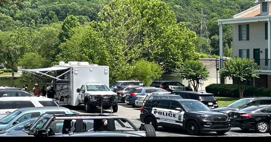 Chattanooga police, SWAT respond to Mountain Creek Road apartments on ...