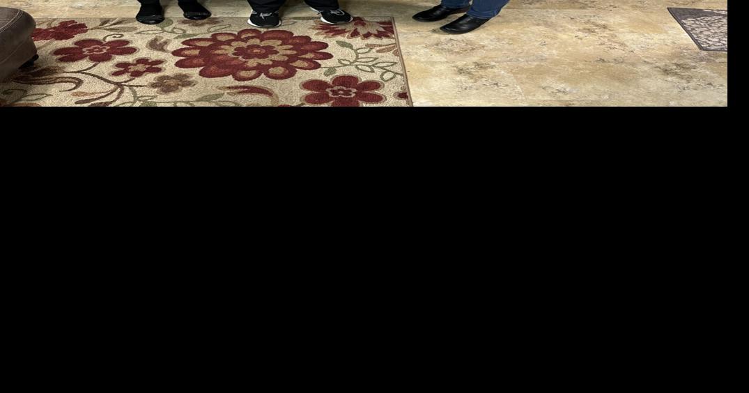 Ider, Alabama Mayor gives away her paycheck to help her constituents ...