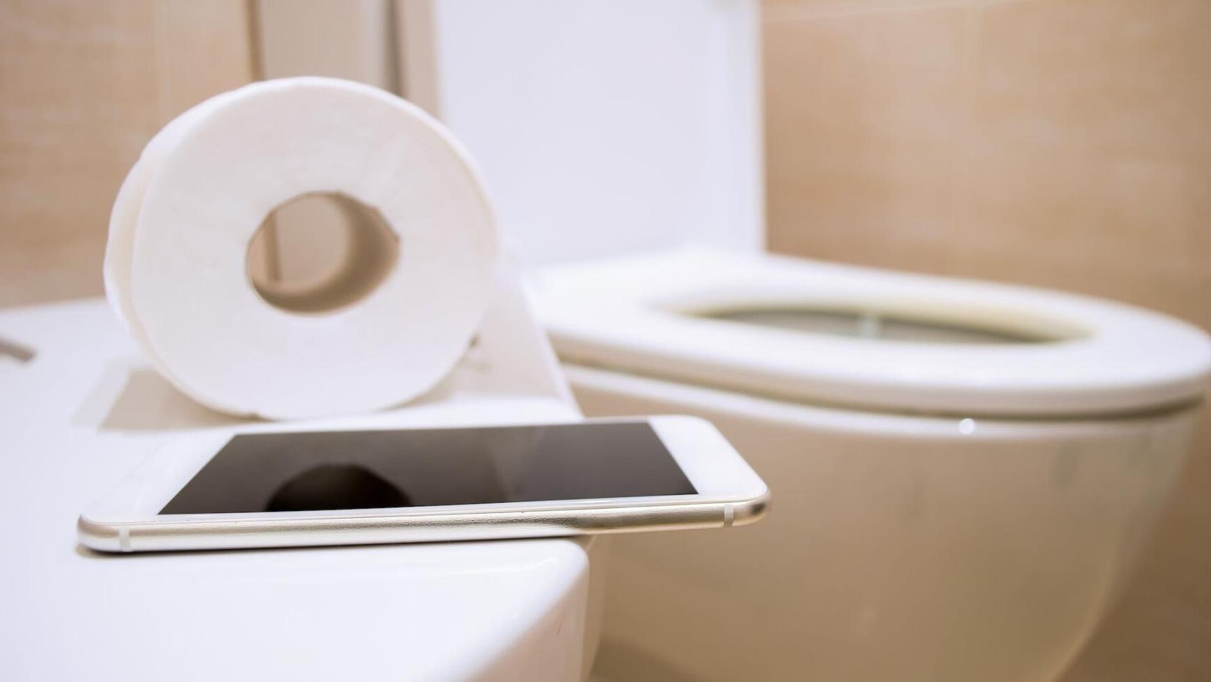 The Dangers of Prolonged Toilet Time: What Experts Say | Eye On Health ...