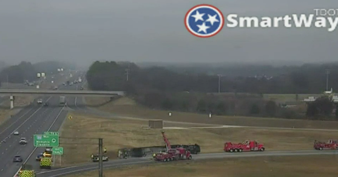 Overturned tractor-trailer causes injuries, closes I-840 ramp in ...