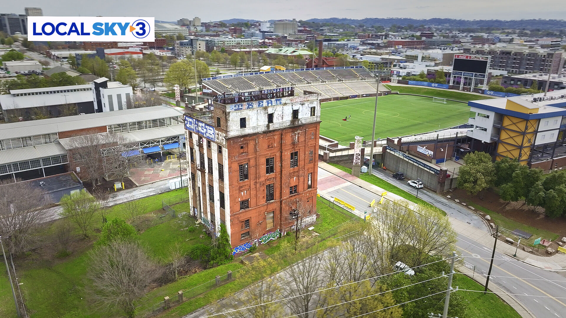 Parkway Towers seeks rezoning to the unsightly building in Chattanooga ...
