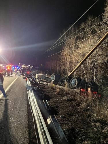Flatbed trailer rollover accident on Cagle Mountain | Local News ...