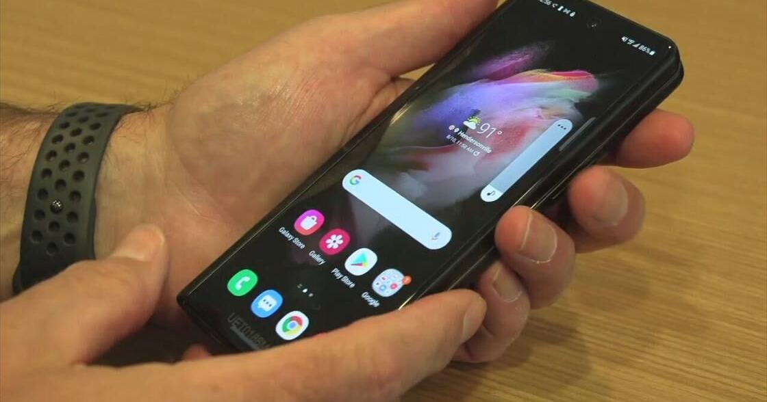 WHAT THE TECH? The Samsung Galaxy Fold Z3 | What The Tech | local3news.com