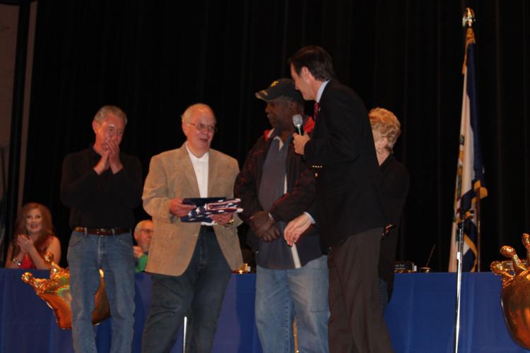 Logan mayor receives key to city | News | loganbanner.com