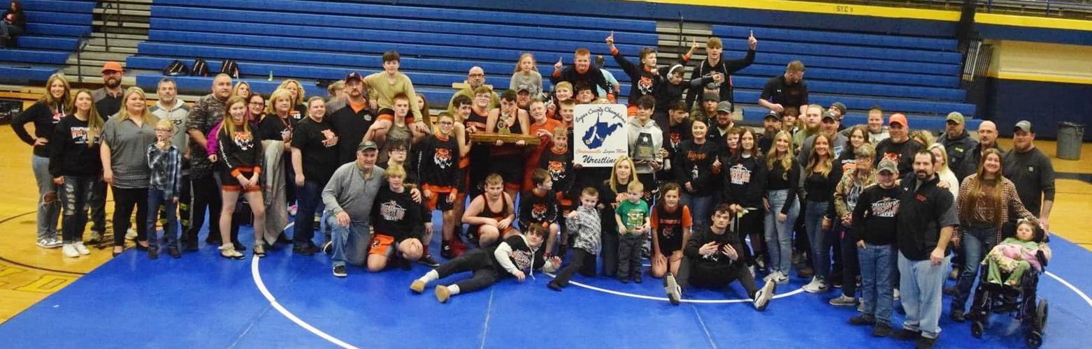 PHOTO GALLERY: Logan County wrestling championship | Sports | loganbanner.com