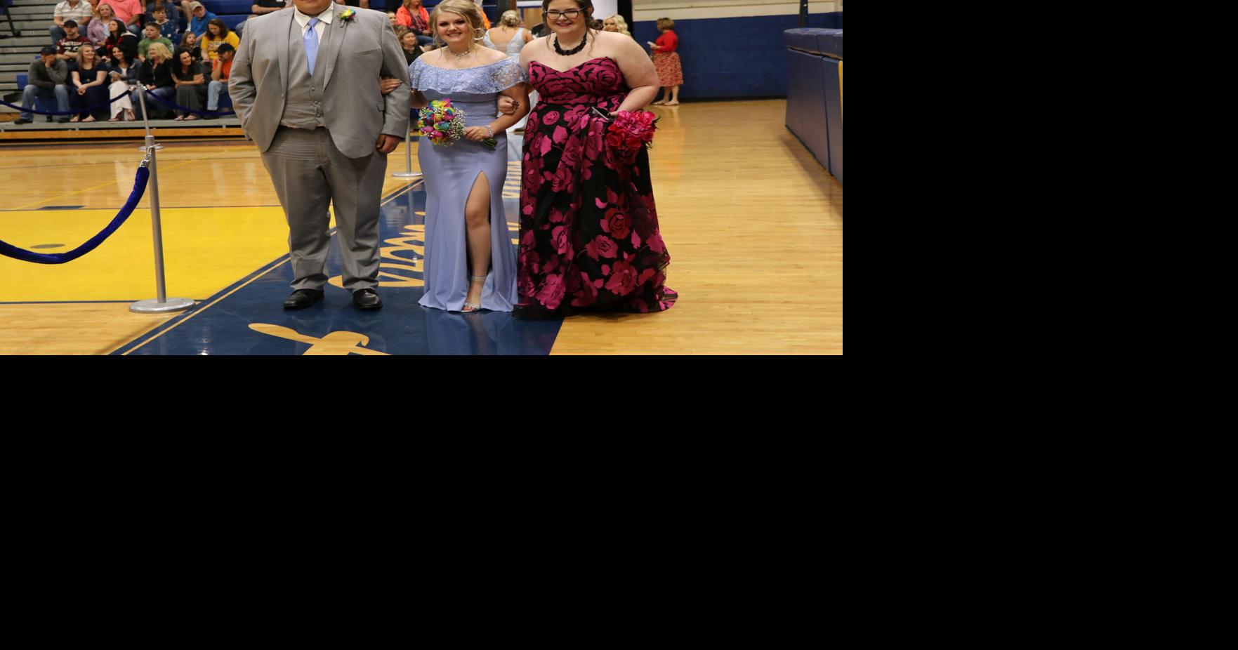 LHS students celebrate prom | News | loganbanner.com