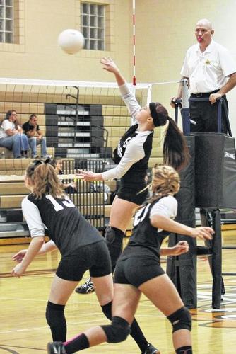 CRHS, Lady Billies advance to sectional finals | News | loganbanner.com