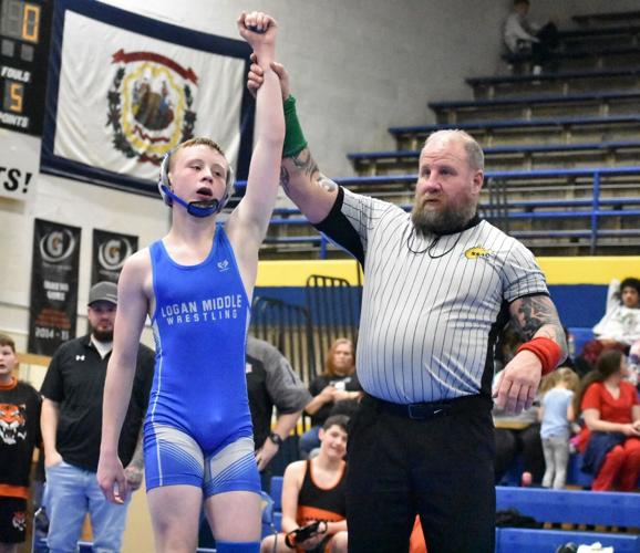 PHOTO GALLERY: Logan County wrestling championship | Sports | loganbanner.com