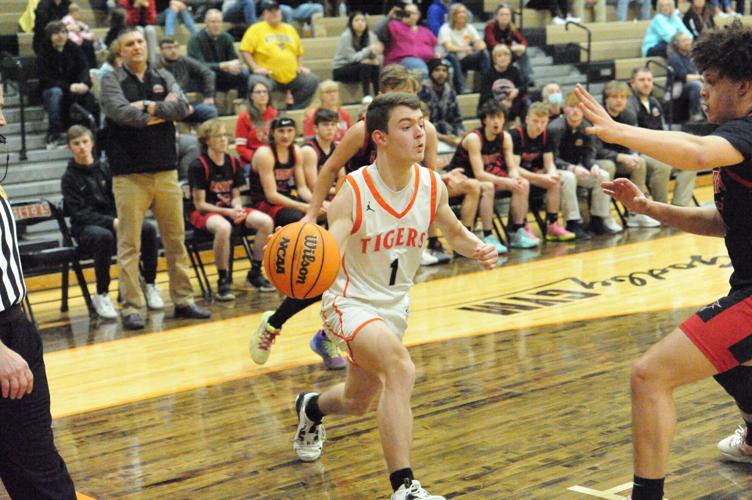 Chapmanville boys hoops set to begin their title defense | Sports ...