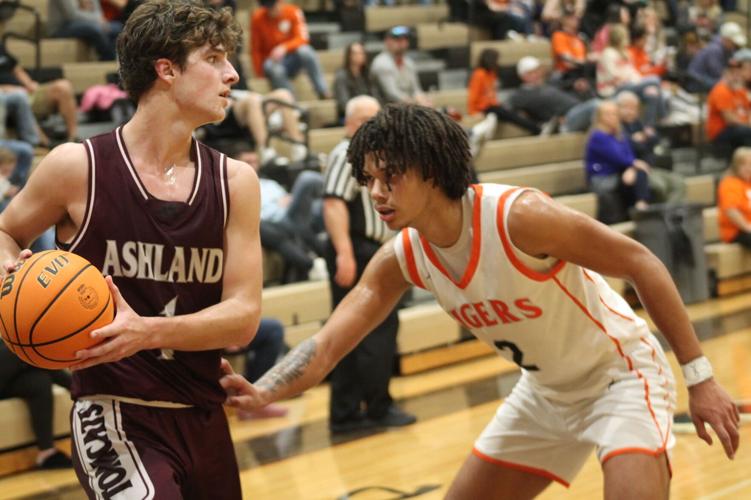 Chapmanville falls to Ashland (Ky.) 64-52 | Sports | loganbanner.com