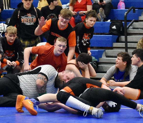 PHOTO GALLERY: Logan County wrestling championship | Sports | loganbanner.com