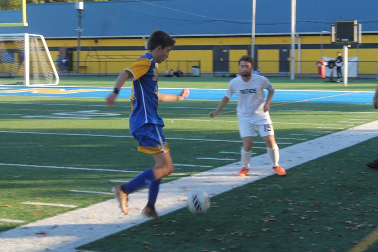 Logan boys soccer edges Lincoln County, 2-1 | Sports | loganbanner.com