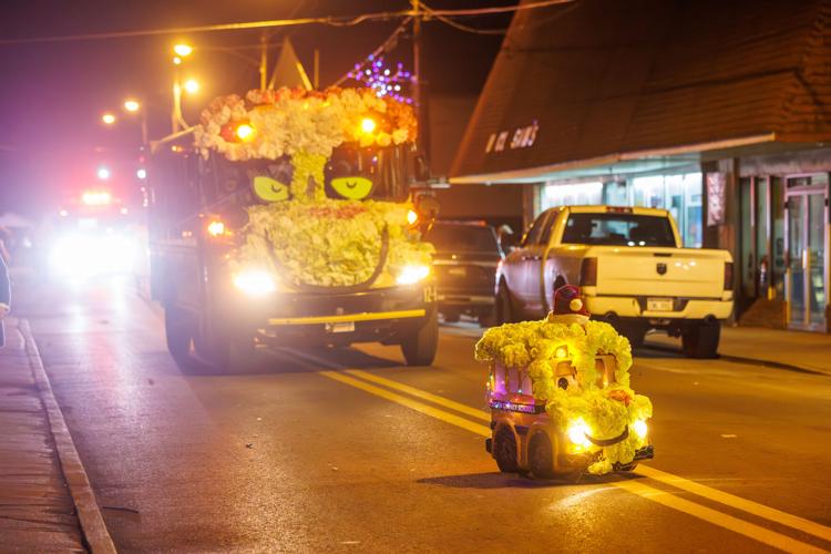 Town of Man hosts annual Christmas Parade | News | loganbanner.com