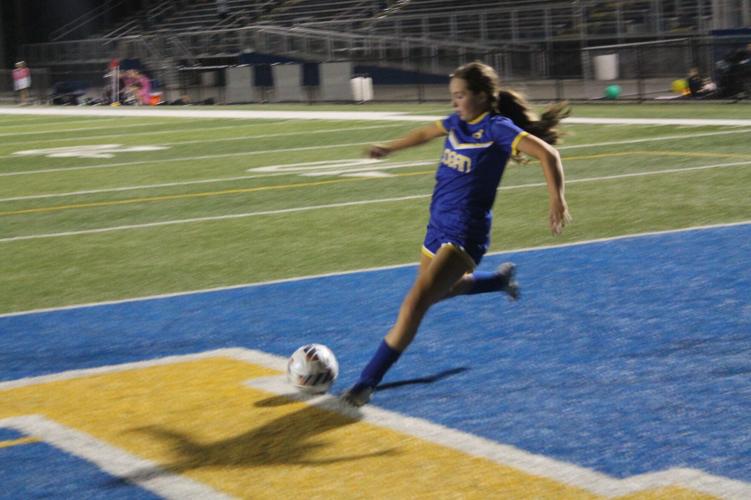 Logan girls fall in tight game to Ravenswood | Sports | loganbanner.com