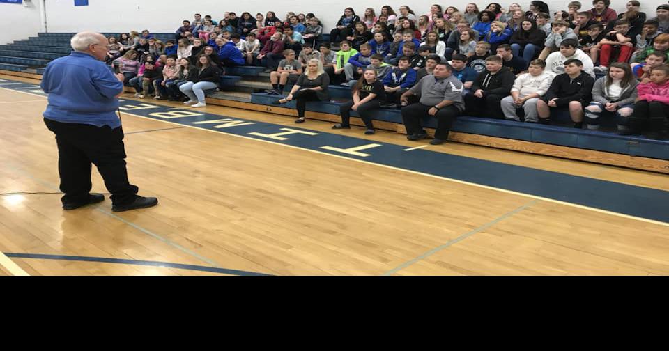 Mayor Nolletti speaks to 7th graders at LMS | News | loganbanner.com