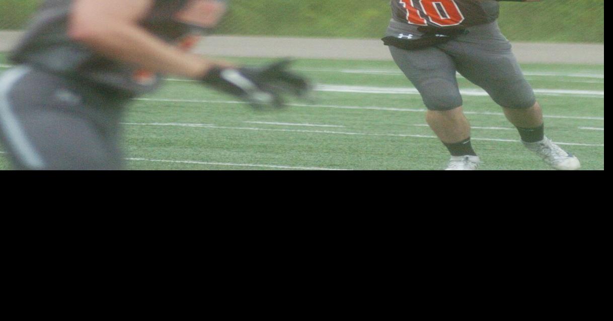 Photos: Logan, C'ville plays in the Cardinal Conference Gridorama ...