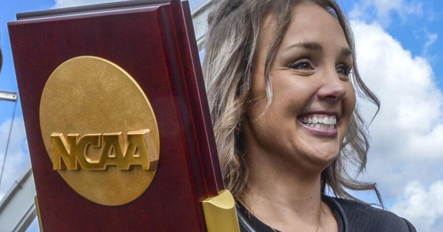Glenville State's Kim Stephens wins Furfari Award as state's College ...