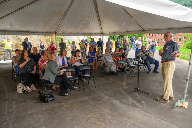Ribbon cut to Loganwood apartments | News | loganbanner.com