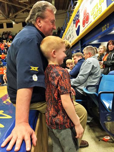 Coach Huggins takes in C'ville's sectional win | Sports | loganbanner.com