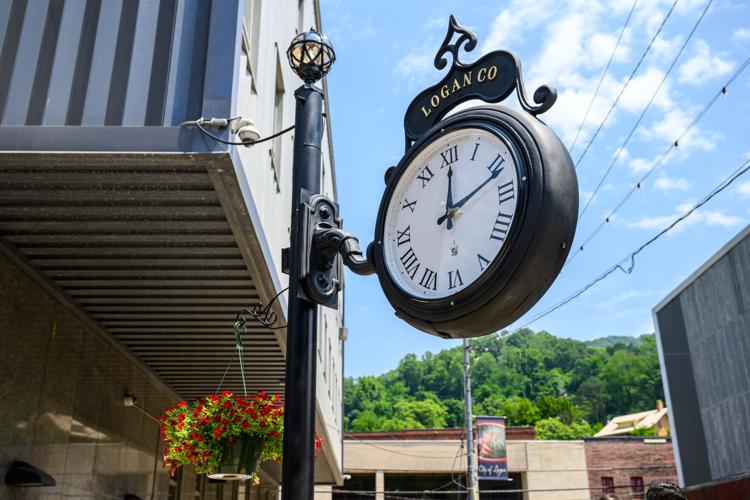New clock at courthouse dedicated to former Magistrate Williamson ...