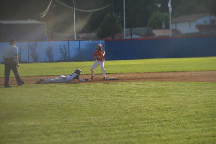 Wahama sweeps Man, advances to state tournament | Sports | loganbanner.com