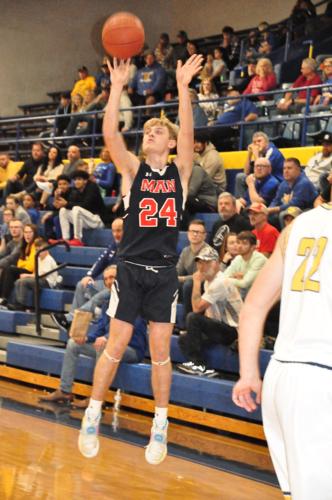 Photos: Man 73, Buffalo 50 (King Coal Classic) | Photos | loganbanner.com