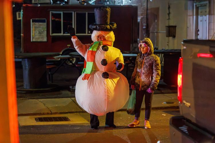 Town of Man hosts annual Christmas Parade | News | loganbanner.com