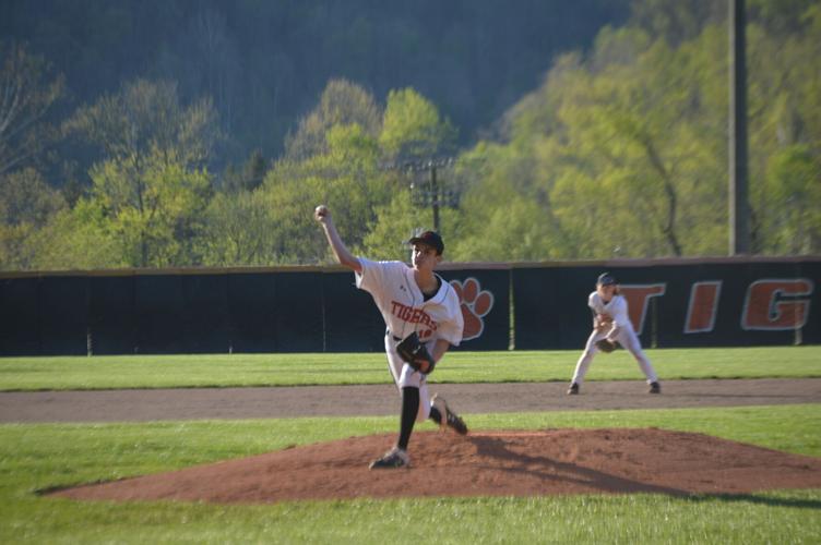 Tigers two-hit Mingo Central in 5-1 win | Sports | loganbanner.com