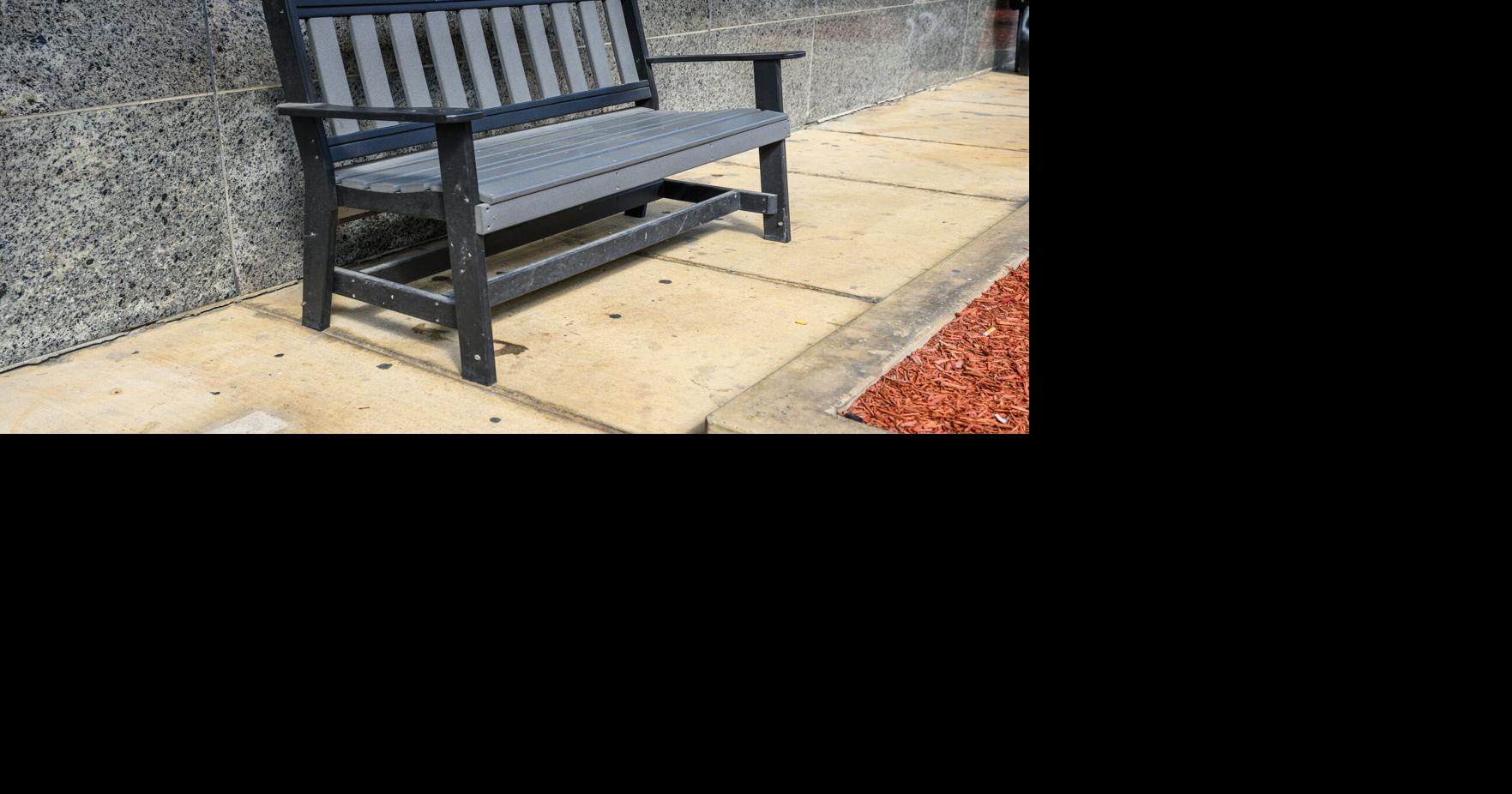 New courthouse bench dedicated to former Judge Roger Perry | News ...