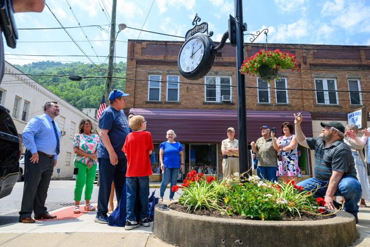New clock at courthouse dedicated to former Magistrate Williamson ...