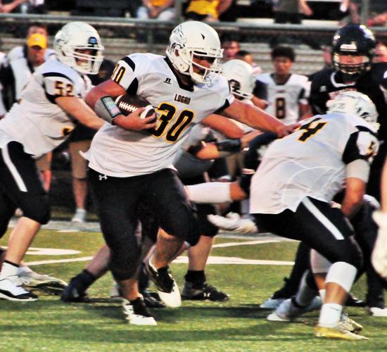 Photos: Man 62, Logan 8 (High School Football) | Photos | loganbanner.com