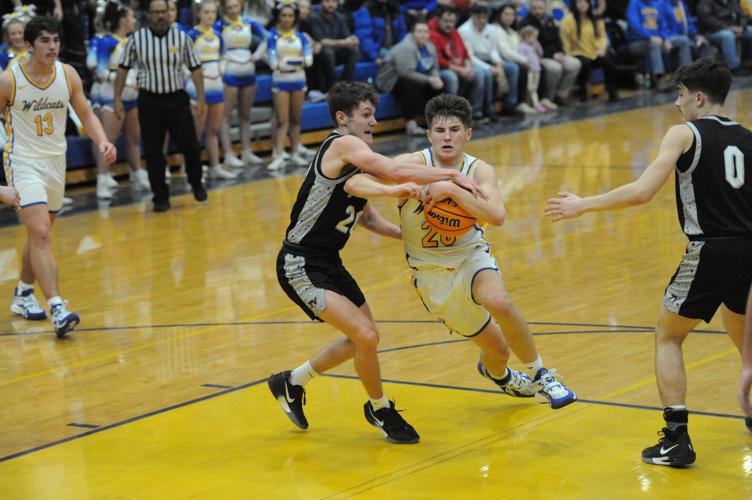Panthers hold off Logan rally for 72-65 win | Sports | loganbanner.com