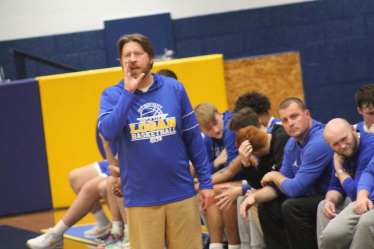 Logan boys hoops scrimmages Westside | Sports | loganbanner.com