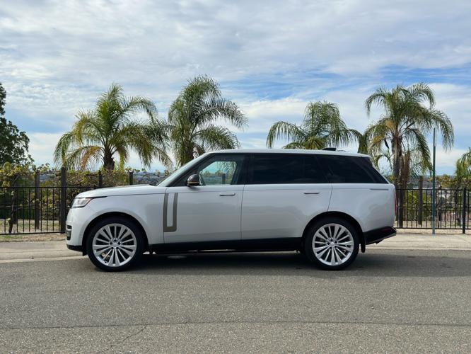 2025 Range Rover SE LWB 7 offers luxury option at lower price | On the ...