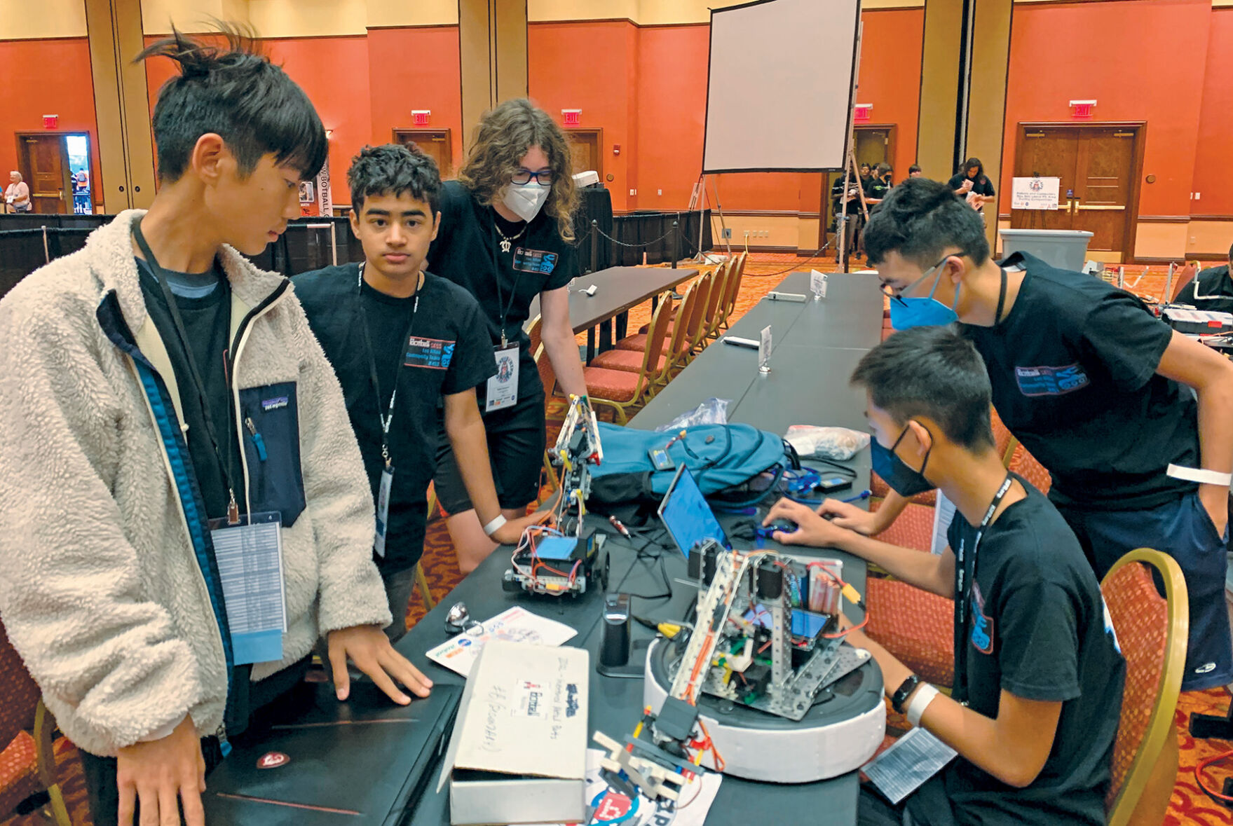 Los Altos students’ autonomous robots conquer International Botball ...