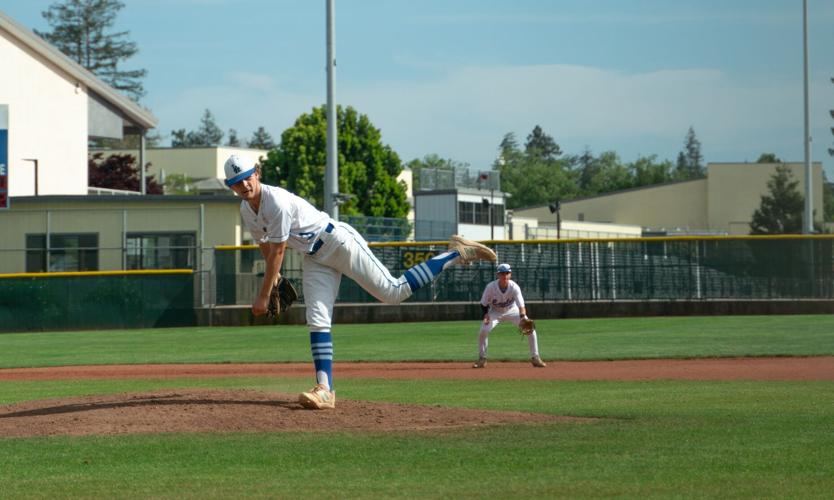 Mountain View’s Harwell dominates in Los Altos baseball matchup ...