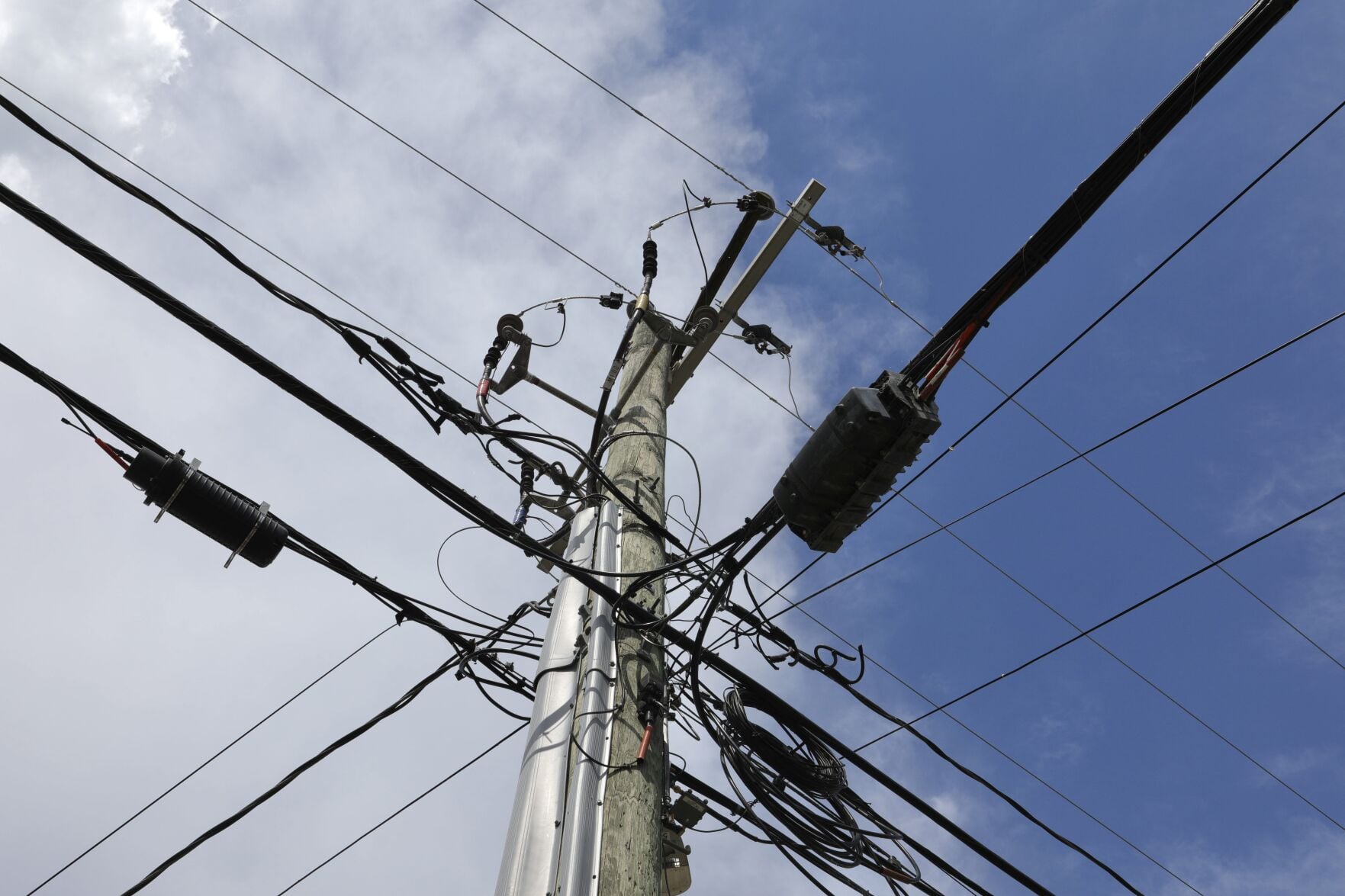 utility_pole_leesburg | | loudountimes.com