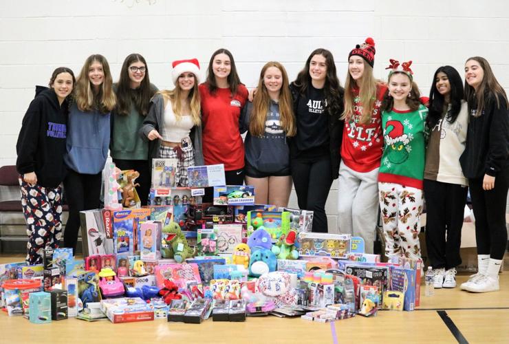 DYS Volleyball Club holds annual toy drive | Sports | loudountimes.com