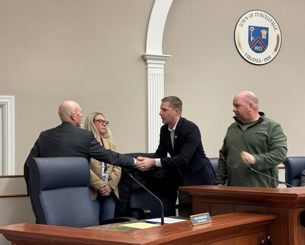 Purcellville town manager fired; to be replaced by former Mayor Fraser ...